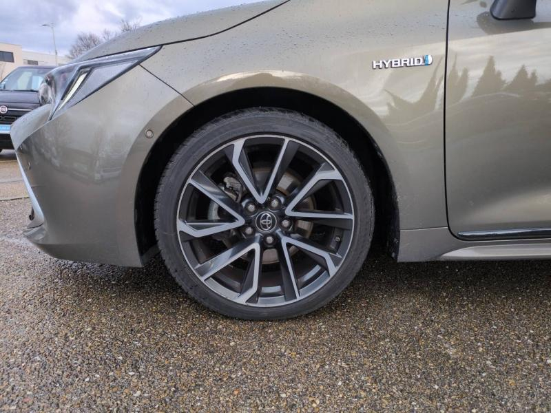 Acheter moins cher TOYOTA Corolla Touring Spt 180h Collection MY20 ...